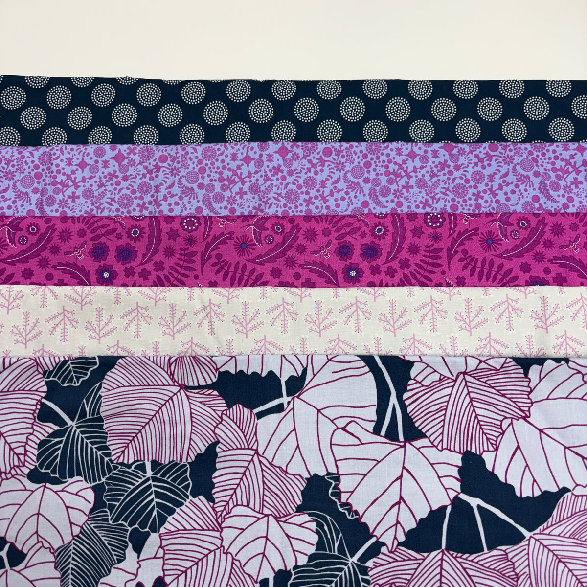 5 Yard Stack - Curated Bundle Five 1 yard cuts Leaves – Two Thimbles