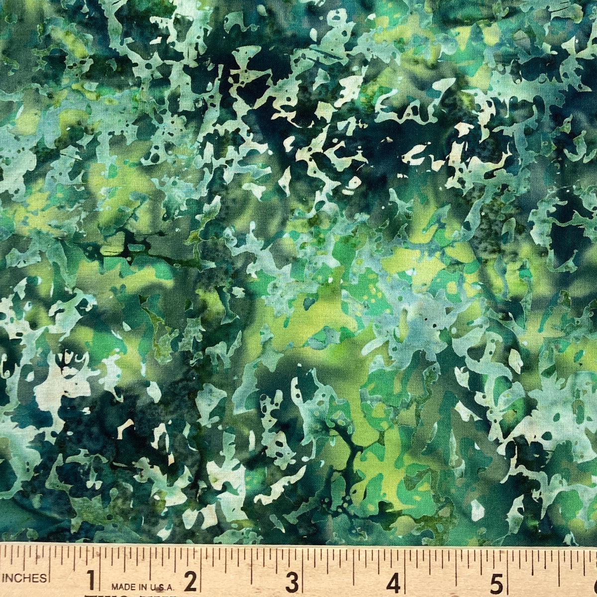 Bali Smudge Texture Patti from Hoffman Fabrics – Two Thimbles